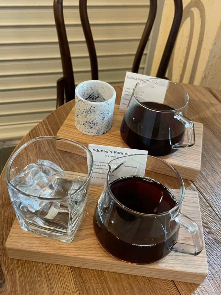[홍대입구역/서교동 카페] 히트커피 로스터스 서교(hit coffee roasters) : 네이버 블로그