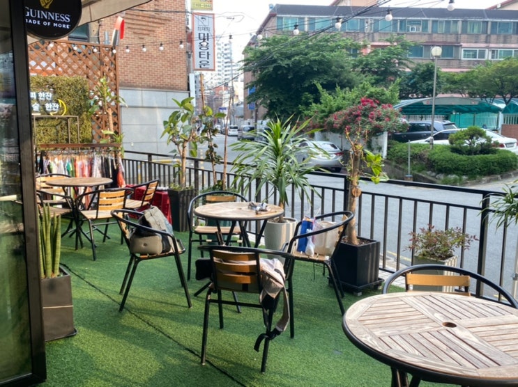 창동 술집 | 테라스에서 맥주 한 잔 하기 좋은 애견동반 펍&카페 ‘모모632’ : 네이버 블로그