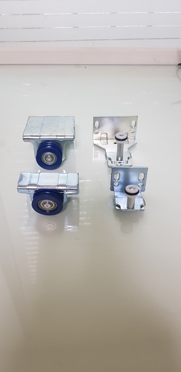 Diy 욕실 슬라이딩 수납장 슬라이드장 욕실장 도어 플라스틱 롤러 베어링 호차 바퀴 로라 브라켓 레일 철물 부속 부품 고장 수리