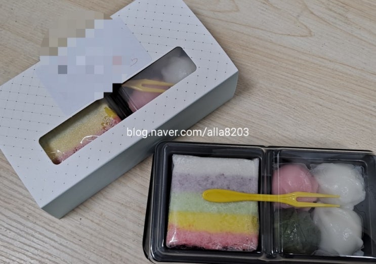 전주떡집 ♥ 인후동떡고을 ♥ 알록달록 예쁘고 맛있는 상차림용 무지개떡과 무지개떡 꿀떡으로 구성된 2구 답례떡