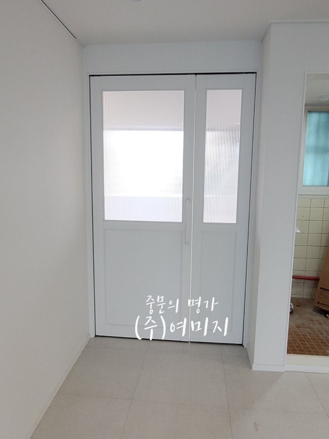 여미지 신월동 신안약수아파트 비대칭스윙양개중백색모루강화고시형손잡이쫄대 화이트 전국 중문 전문업체 여미지 네이버 블로그