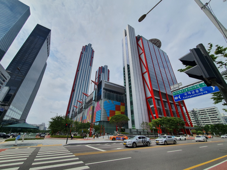 신개념(?) 백화점, 여의도 더 현대 서울. 가볼만 하다. : 네이버 블로그