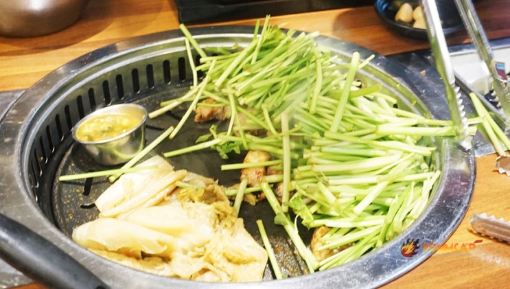 정자역 삼겹살 ㅣ 미나리와 함께 먹는 돼지고기 ~ 숙성돼지 분당점 네이버 블로그