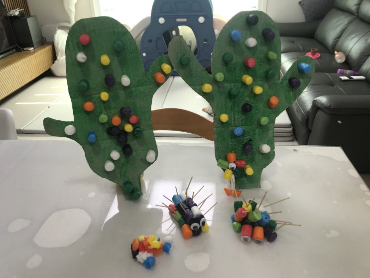 [과거기록] 집콕놀이, 미술놀이, 엄마표놀이 - 선인장 만들기(박스활용) : 네이버 블로그