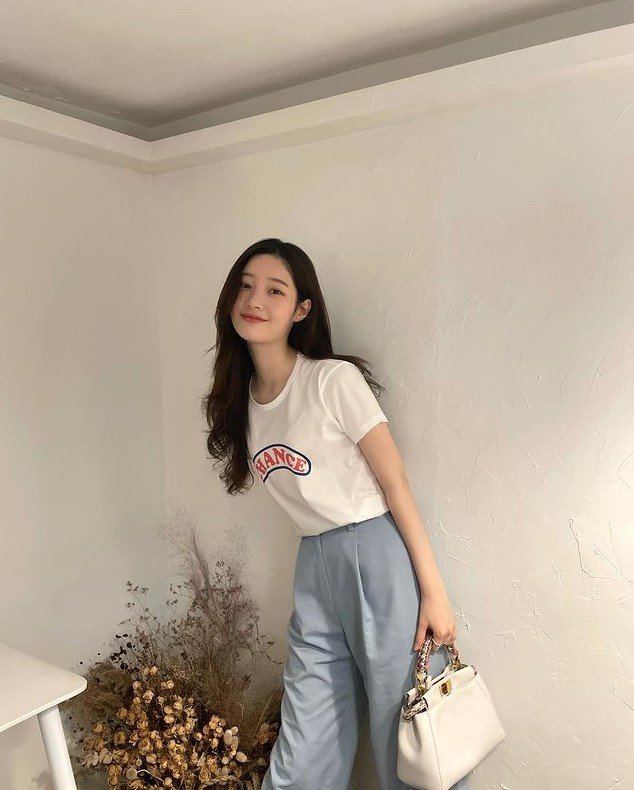 차정원패션 티셔츠 파르아비옹 정채연 펜디 피카부 미니 네이버 블로그