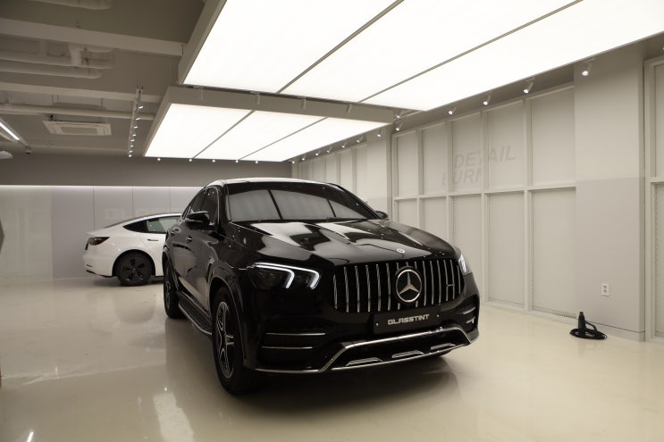 벤츠의 대표 쿠페형 Suv 글라스틴트 슈어x로 멋스러움과 열 차단 성능을 업그레이드한 틴팅 시공 네이버 블로그
