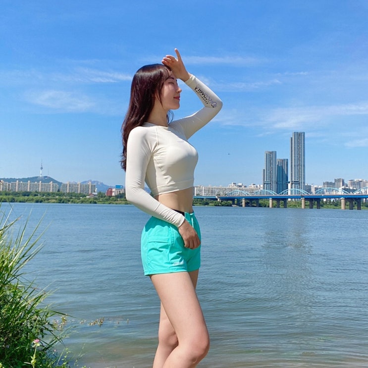 여름휴가 크롭 래쉬가드로 선택한 디스커버리 보드숏 반바지 여자 레쉬가드 네이버 블로그