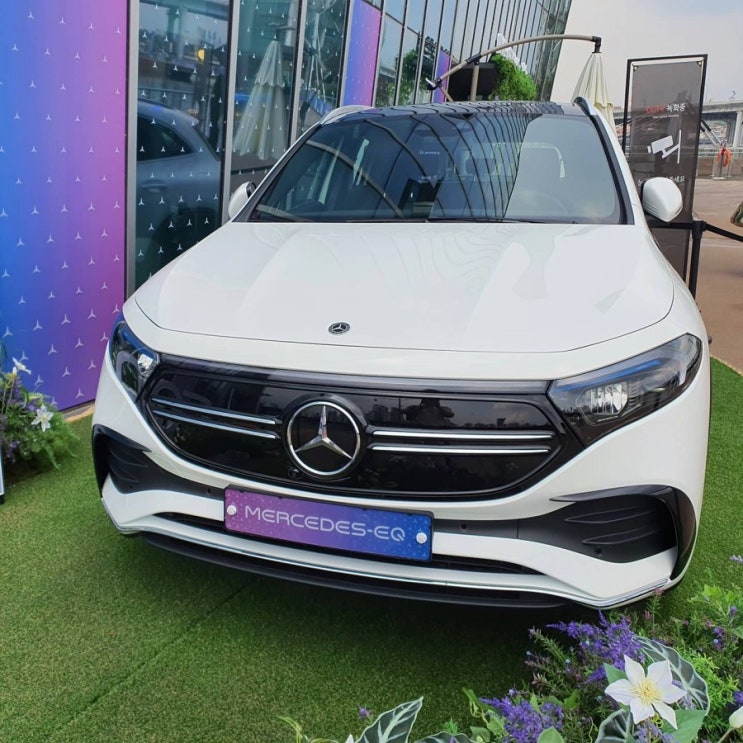 벤츠 전기차 EQA 실물보고 왔어요(Mercedes-EQ x Cafe dolce') : 네이버 블로그