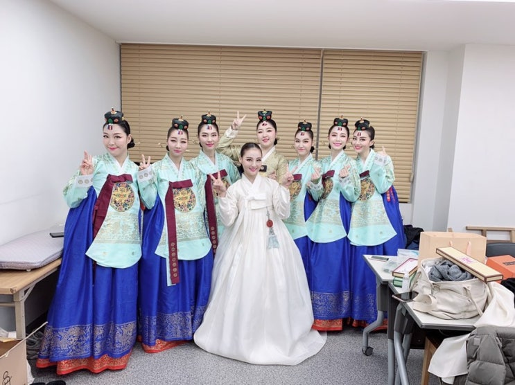 쉘 위 한국무용 💕 한사모 댄스컴퍼니 박지희 선생님과 함께하는 8월 개강 성인한국무용 신규회원 모집안내 네이버 블로그