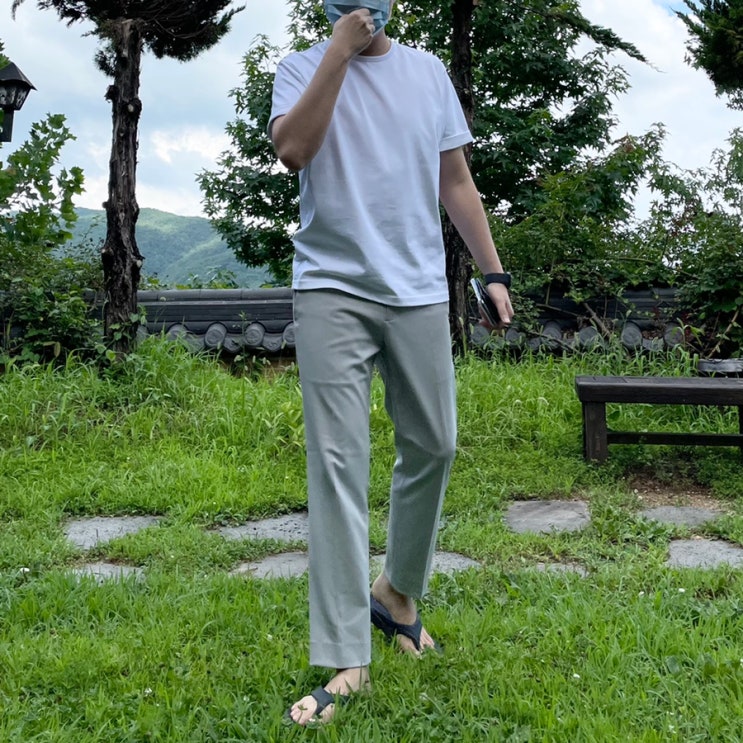 [데일리룩]무신사슬랙스 우포스쪼리 로맨틱파이어리츠반팔티 : 네이버 블로그