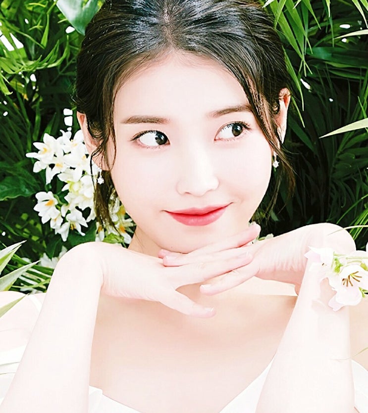 210813 아이유 참이슬 포스터 새 화보 업데이트_ 예뻐요 : 네이버 블로그