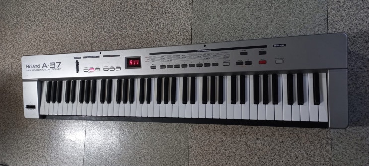 ROLAND A-37 MIDI 마스터키보드 : 네이버 블로그