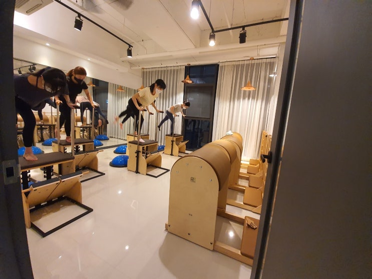 오창필라테스 목요일 체어 필라테스 하체코어옆구리 네이버 블로그
