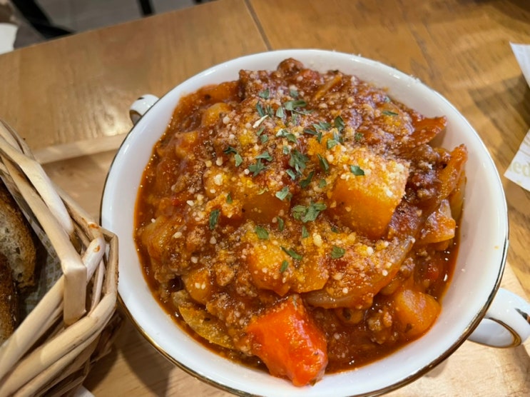 [암사동/암사역] 캐나다 가정식을 경험할 수 있는 동네맛집, 봉쥬르쟝딸롱 : 네이버 블로그