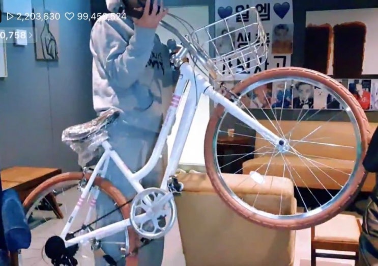[ 방탄소년단 진 ] BTS Jin Gifted RM a Bicycle : 네이버 블로그