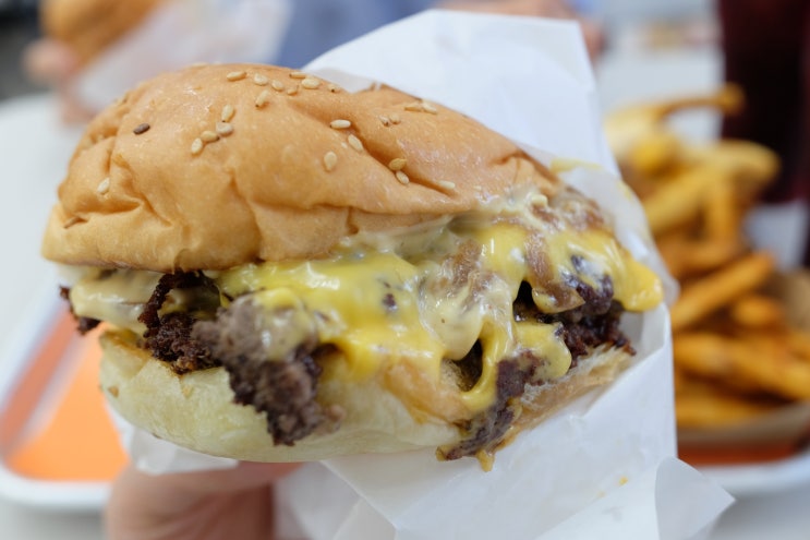 [홍대/연남] THE REAL CHEESEBURGER, 더리얼 치즈버거 : 네이버 블로그