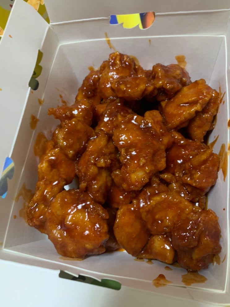 [양재점/배달]치킨플러스 두마리 치킨(양념+후라이드), 양은 넉넉하고 맛은 맥주가 끌리는 맛이랄까요? : 네이버 블로그