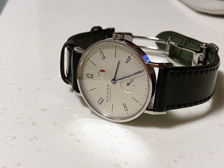 [시계이야기/노모스] 갓성비 시계 노모스 탕겐테 강레저어베 (NOMOS 172 Tangente Gangreserve) 코스코 ...