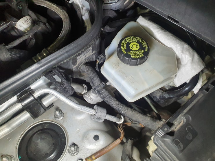 W211 브레이크액(오일) 교환 DIY : 네이버 블로그