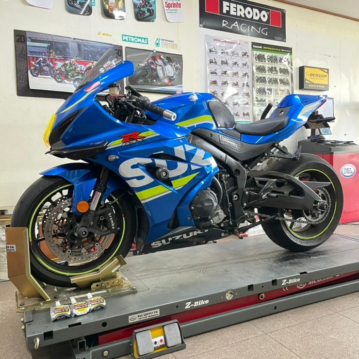 스즈키 Gsx R1000 이치로 세이류 10 60 엔진오일교환 루프로맥스ea 엔진오일 첨가제주입 작업 입니다 네이버 블로그