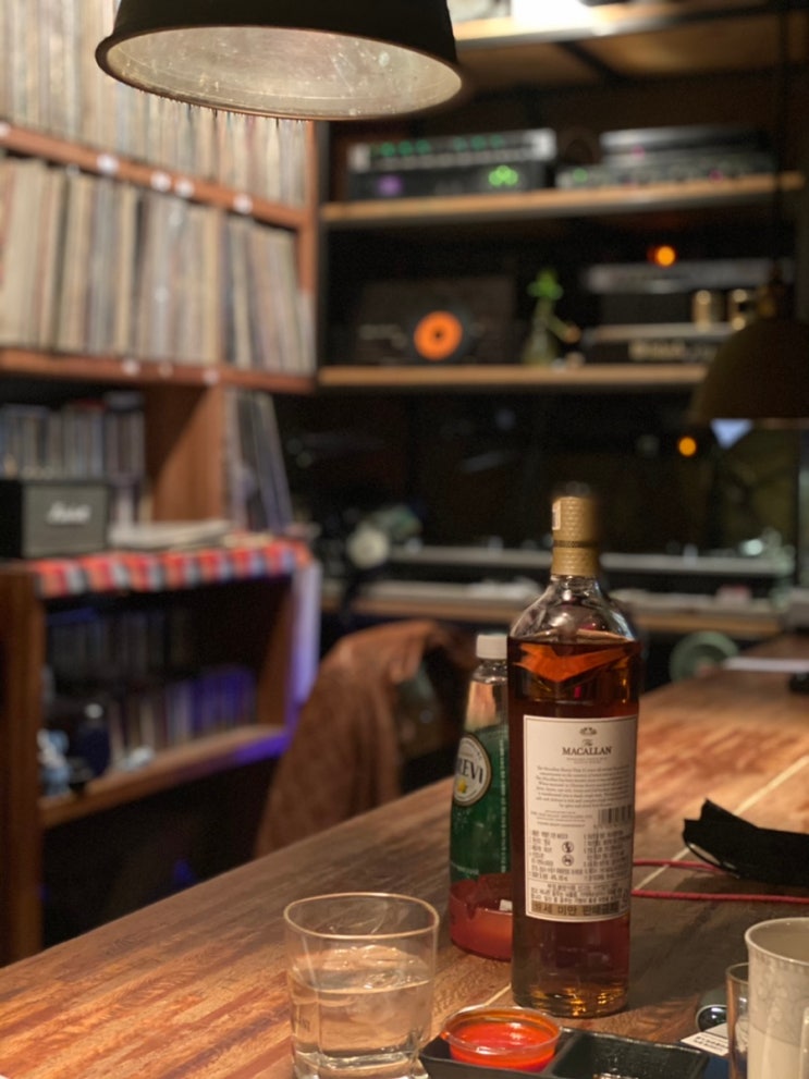 [압구정] 뮤직바 온더그라운드 / 압구정 아지트 / 압구정 LP Bar : 네이버 블로그