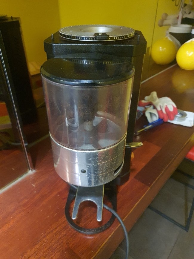 커피숍 에스프레소 머신 수리설치울산 경주 포항 양산 밀양유일상사uandi Coffee안핌 카이마노 그라인더 수리 건입니다