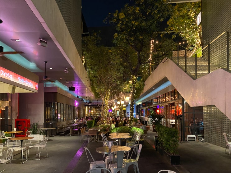 2021년 3월 방콕 현재 상황 : 주류판매 재개한 술집 가서 손흥민 경기 생중계 관람 @ 72 Courtyard : 네이버 블로그