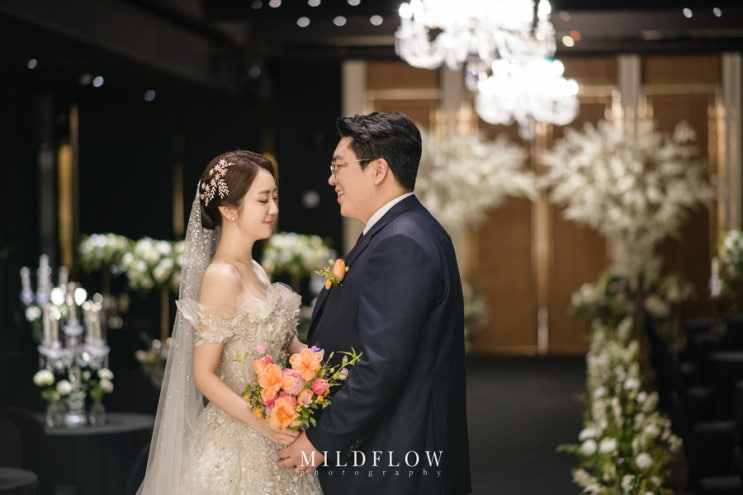 마일드플로우 본식스냅 더컨벤션반포 본식스냅 정샘물웨스트 엔조최재훈 네이버 블로그