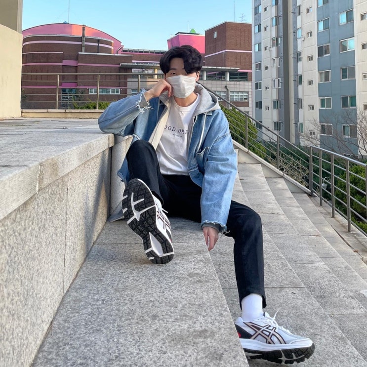 Ootd Review 아식스 조그100s 코디 및 후기 크롭 청자켓 남자 청자켓 코디 청자켓 후드집업 코디아식스