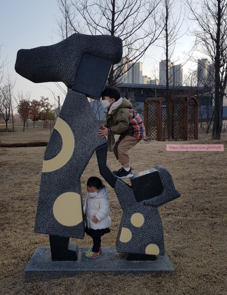 육아일상 :) 두아이의 등원, 빼앗긴 들에도 봄은오는가 : 네이버 블로그