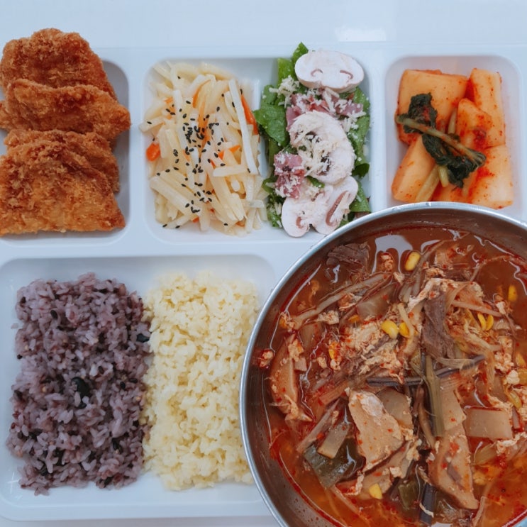 단체급식 메뉴모음 한우육개장등심돈까스감자채볶음로메인양송이샐러드 만들기10월 회사 구내식당 레시피 네이버 블로그