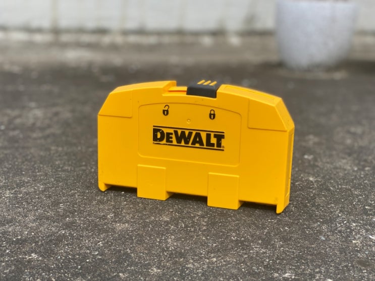 디월트 피스통 소형 터프 악세사리 보관 케이스 DW2190 : 네이버 블로그