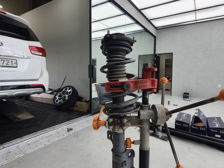 올뉴카니발 ECS10 전자제어 서스펜션(SDC) 시공하면 승차감 좋아집니다 : 네이버 블로그