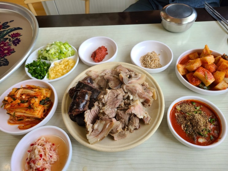 오창맛집 동서식당 소머리국밥,돼지머리고기 완빵. : 네이버 블로그