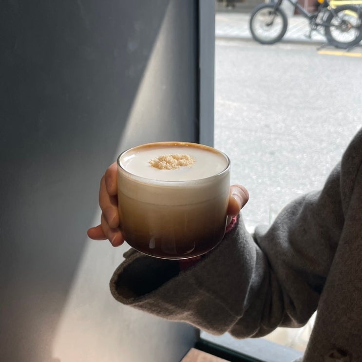 [가로수길/신사] 음악, 분위기, 맛까지 좋은 카페 아임뮤트 (immute) : 네이버 블로그