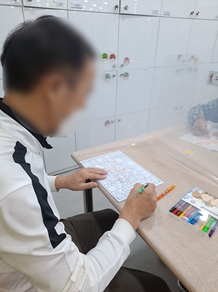 오늘의 프로그램 거제 동행노인주간보호센터 미술인지활동 프로그램 인지활동화분꾸미기재활치료노래교실동행노래자랑 거제 노인