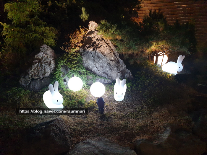아파트 크리스마스 장식 석가산 크리스마스조형물 산책로 경관조명 설치 마포자이 3차 네이버 블로그