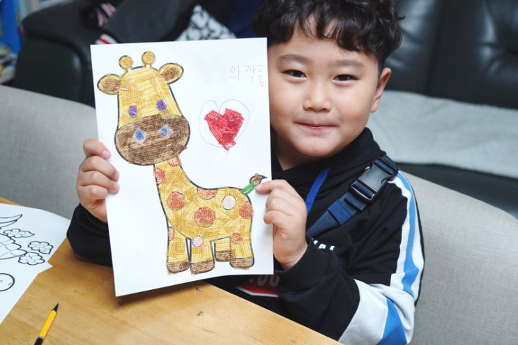 엄마표놀이 신우 니트 모자이크 마스킹테이프 찢어 붙이는 컬러링 미술놀이 네이버 블로그