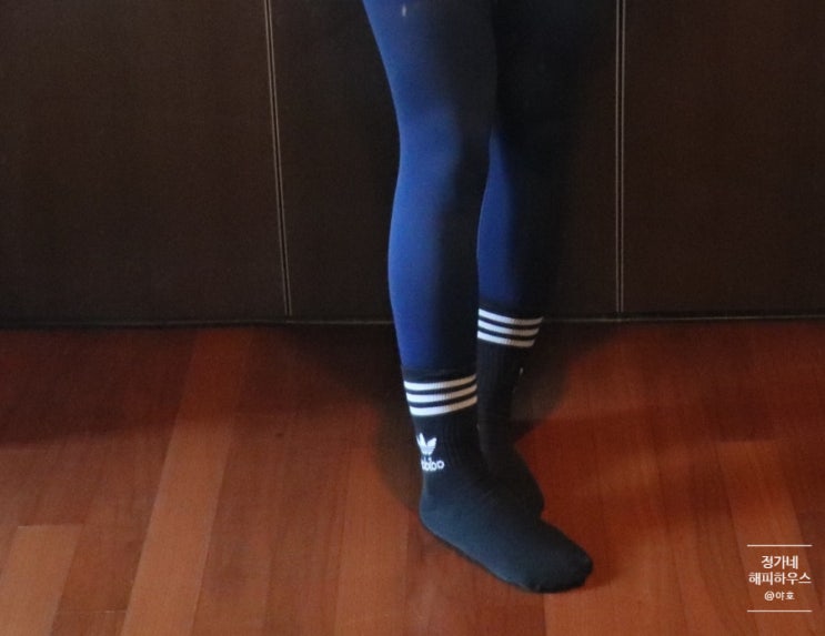 여자 아디다스 양말 중목 '미드컷 크루삭스 3p (GD3576)' 매장판 정품 싸게 샀어요! 사이즈 추천 팁까지! : 네이버 블로그
