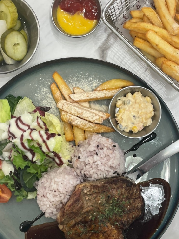 신세계센텀맛집 서빙로봇이 있어 아이와 가기 좋은 라라코스트 포크스테이크 네이버 블로그