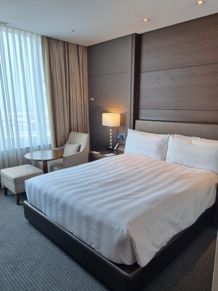 [서울] 남자친구 생일기념 여행 (feat. 롯데 시티호텔 김포공항 디럭스 더블룸 에어포트뷰) : 네이버 블로그