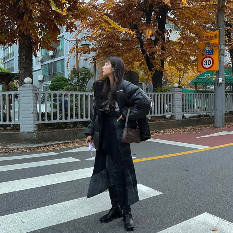 원더월 에디션 숏 패딩 겨울 점퍼로 스트릿 롱부츠 코디🖤 : 네이버 블로그