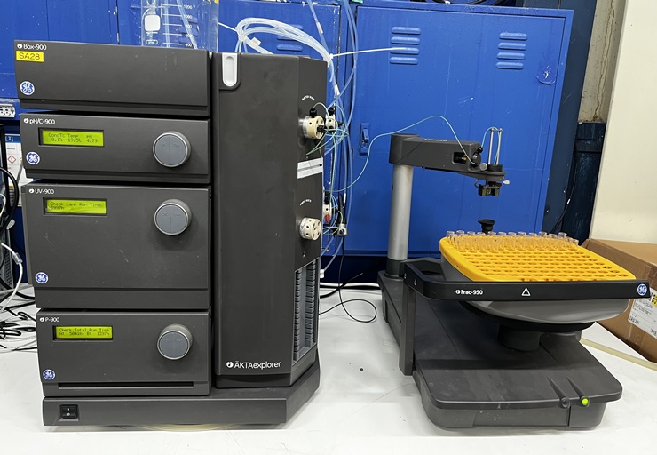 GE Healthcare AKTA explorer + GE AKTA Frac-950 Fraction Collector (SA28 ...