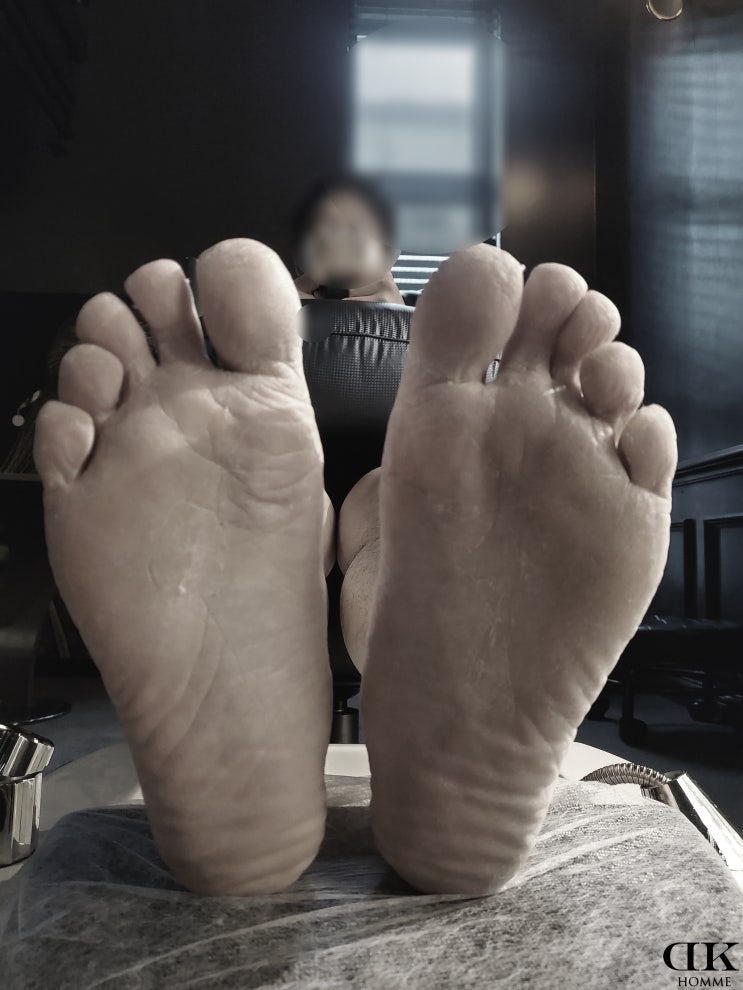 남편의 발바닥갈라짐이 걱정 된다면 강남 남성전용 남자발관리샵feat디케이옴므 네이버 블로그
