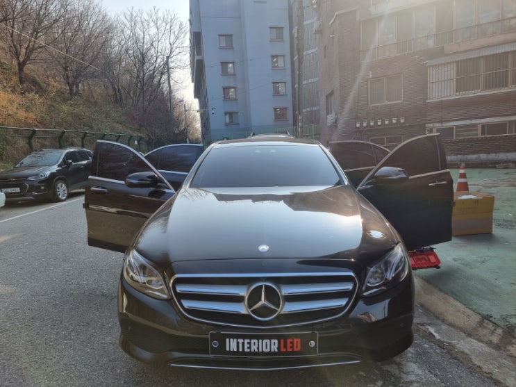 벤츠엠비언트 E300엠비언트 부메스터엠비언트 미드스피커 벤풍구엠비언트 순정연동 과속연동 Rgb Dmx아크릴 비노출 엠비언트 순정