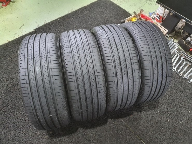 한국타이어 벤투스 s2as 225 55 17 중고타이어 트레드 99.9%급 4짝 한대분 판매합니다 (2255517중고)(2255517중고타이어) / 양주 중고타이어 양주 ...