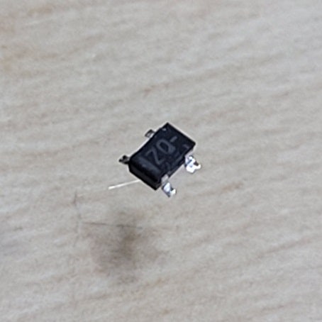 ZQ- Marking Code. ZQ Marking Code. SOT-343. CMPAK-4. UHF / VHF RF Amplifier FET. DongHwan ...