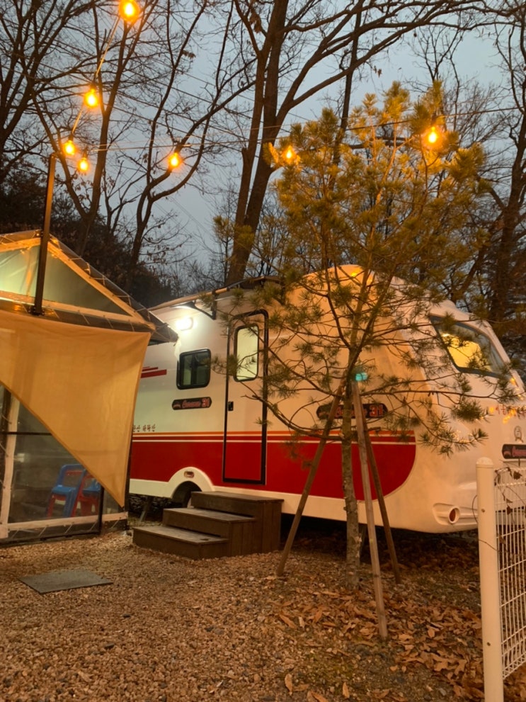 서울 북한산카라반 차없이 갈 수 있는 서울 근교 캠핑장🏕럭셔리 카라반에서 1박2일 미리 크리스마스 즐기기 네이버 블로그