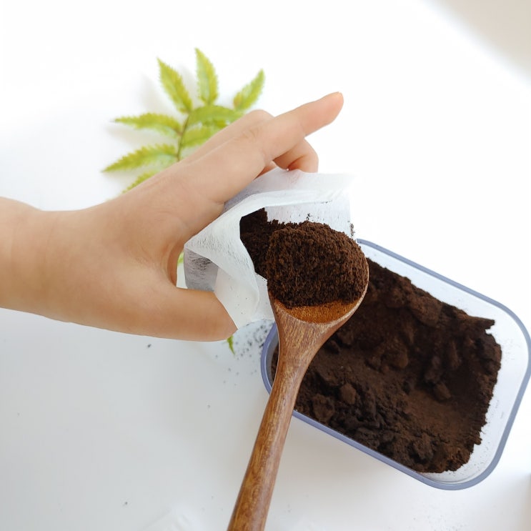 커피찌꺼기 활용법 커피가루 방향제 냉장고 탈취제 만들기 네이버 블로그