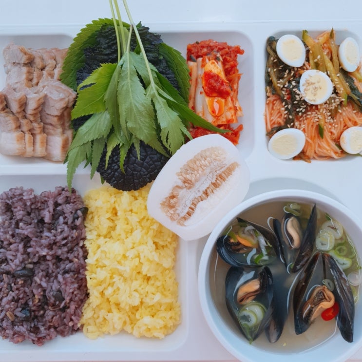 단체급식 메뉴모음얼큰홍합탕 한방보쌈 모듬쌈열무비빔국수 만드는법4월 회사 구내식당 식단표와 레시피 네이버 블로그